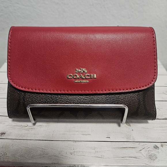 Coach | Bags | Euc Coach Trifold Wallet | Poshmark